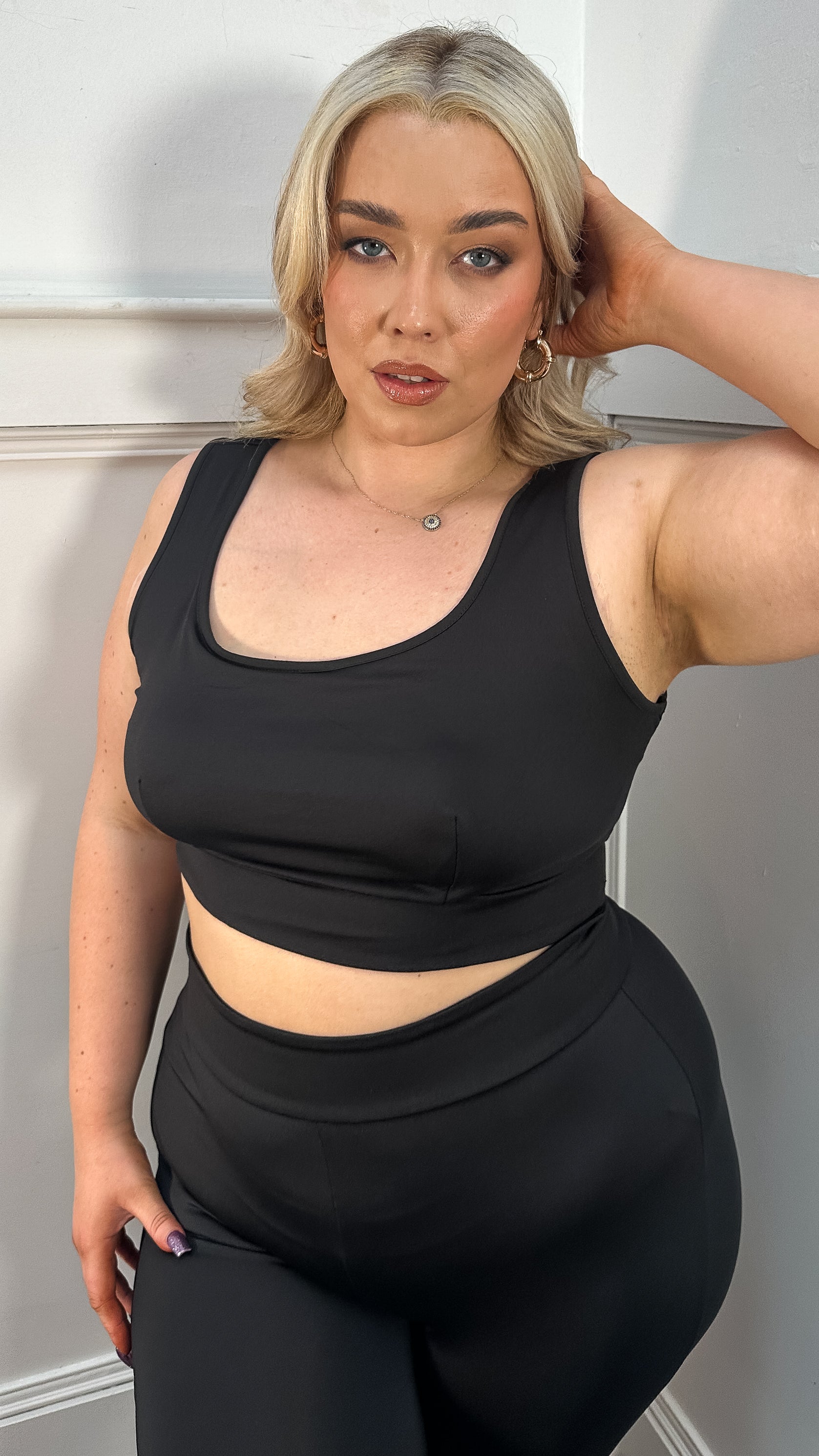 CurveWow Scoop Neck Sports Bra Black – Curvewow