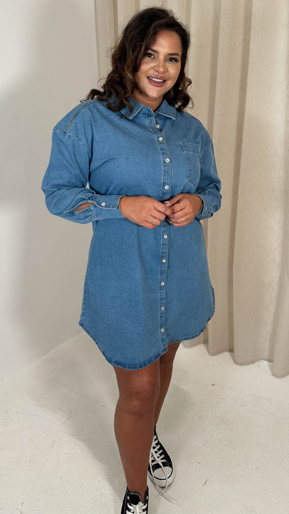CurveWow Washed Look Denim Shirt Dress Mid Blue – Curvewow